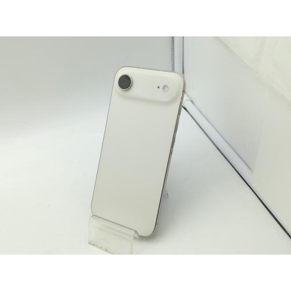 ■分類：iPhone■ランク：ランクA■メーカー：Apple■製造番号：356770691592412■備考：利用制限：○ OS：26.0 状態：端子部に微細なスレがございます。 バッテリー容量：100%（09月時点） 付属品：箱、印刷物、...