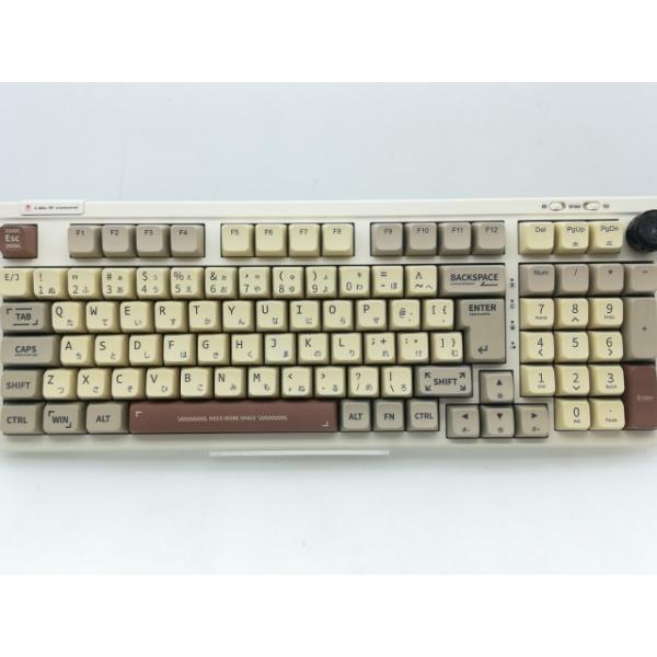 ■分類：パソコン用アクセサリー■ランク：中古■メーカー：Epomaker■備考：状態：状態良好の中古商品。キズ、使用感はほとんどありません。 付属品：箱、印刷物、キーキャッププーラー、USB A-Cケーブル、ミニテレビ ※2.4Gドングル（...