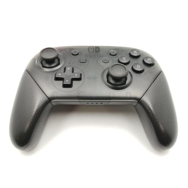 ■分類：ゲーム用周辺機器■ランク：ランクB■メーカー：Nintendo■製造番号：XEL70021531647■備考：状態：端子口周辺キズ、ボタンにキズ、スティックにスレと摩耗、グリップ部分のべたつきとスレ 付属品：箱、USB充電ケ-ブル■...