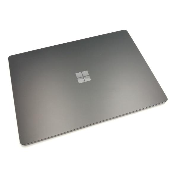 ■分類：Windowsノートパソコン■ランク：ランクB■メーカー：Microsoft■製造番号：043229193957■備考：状態：フレーム左側に打痕、フレーム左側と下部に小キズ 付属品：箱、印刷物、ACアダプタ、電源ケーブル ※offi...