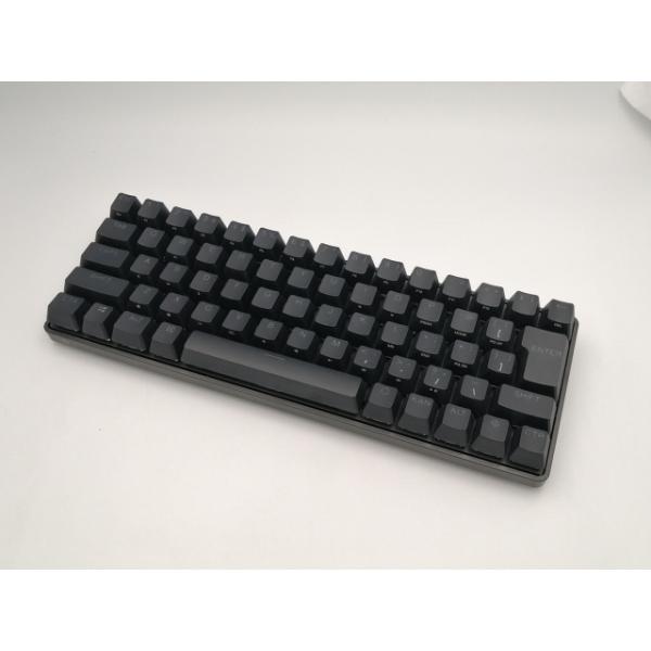 ■分類：パソコン用アクセサリー■ランク：中古■メーカー：SteelSeries■製造番号：6482533629182200060■備考：状態：キートップに薄いスレ 付属品：箱、印刷物、USB-A - Cケーブル、キープラー(本体背面に収納)...