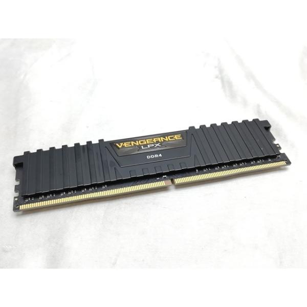 ■分類：メモリー■ランク：中古■メーカー：DDR4■製造番号：21261 21262■備考：CORSAIR (VENGEANCE LPX)■保証期間：１週間■注意事項：お客様のモニター発色の具合によって、実際の商品と色合いが異なる場合があります。