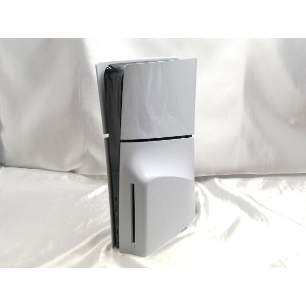 ■分類：据置ゲーム機■ランク：ランクB■メーカー：SONY■製造番号：F43701FXL10283433■備考：状態：コントローラーグリップ左下と本体全体に小キズ、コントローラー全体と本体全体にスレキズ 付属品：箱(破れあり)、印刷物、コン...