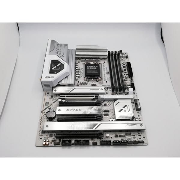 ■分類：マザーボード■ランク：中古■メーカー：ASUS■製造番号：SAM0KK03825544L■備考：BIOS ver：3002 付属品：箱、SATAケーブルx2、Wi-Fiアンテナ、M.2ゴムパッドx4、M.2ネジ・スペーサーx2、クイ...