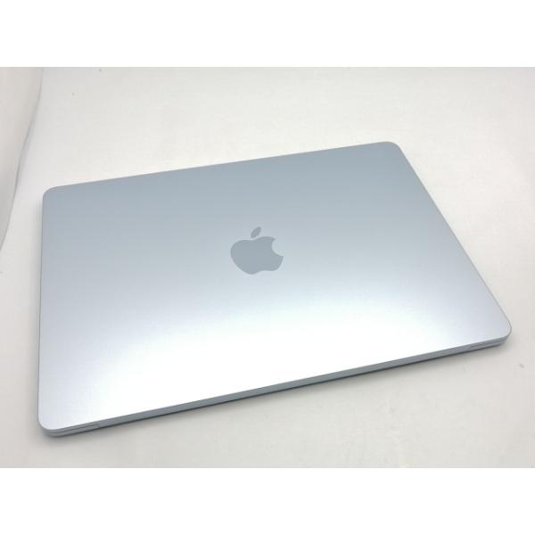■分類：Apple ノートパソコン■ランク：ランクB■メーカー：Apple■製造番号：MC6NJ34H3J■備考：OS：Tahoe 26.3.1 バッテリー充放電回数：24回/最大容量：100%（03月時点） 状態：画面全周にスレ、画面上部...