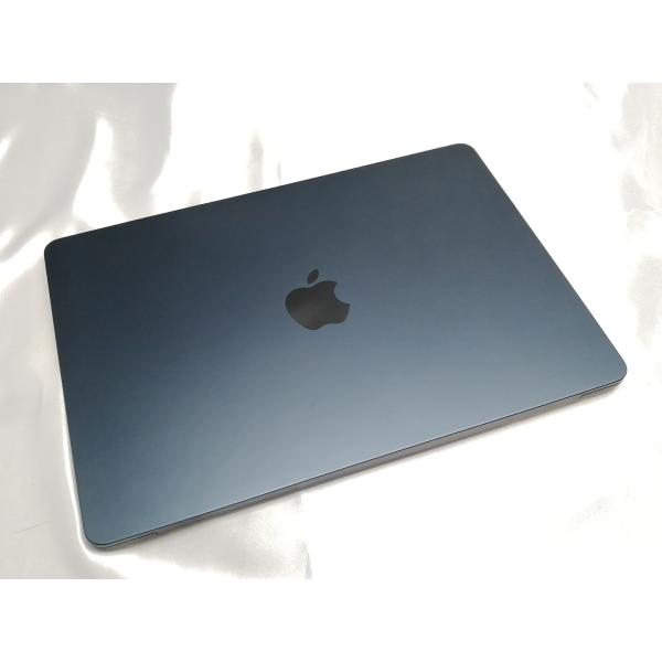 ■分類：Apple ノートパソコン■ランク：ランクC■メーカー：Apple■製造番号：TWX150HK22■備考：OS：Tahoe 26.3.1 バッテリー充放電回数：196回/最大容量：94%（03月時点） 状態：画面にキーボード痕、キー...