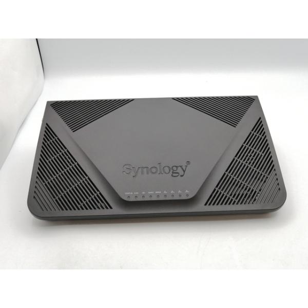 ■分類：無線LAN■ランク：中古■メーカー：Synology■製造番号：1850QGN129800■備考：状態：状態良好の中古商品。キズ、使用感はほとんどありません。 付属品：箱、印刷物、LANケーブル、電源アダプタ、アンテナ■保証期間：１...
