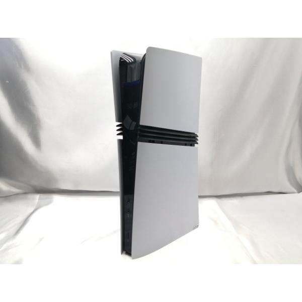 ■分類：据置ゲーム機■ランク：ランクA■メーカー：SONY■製造番号：F15601F0610469388■備考：状態：本体の光沢部とコントローラーに軽度のスレあり 付属品：箱、印刷物、コントローラー、横置き用フット×2、HDMIケーブル、電...