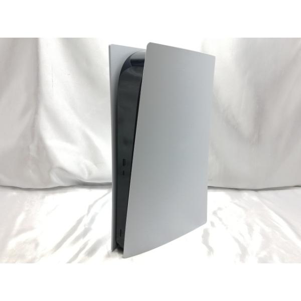 ■分類：据置ゲーム機■ランク：ランクB■メーカー：SONY■製造番号：F33101Z3A11323767■備考：状態：本体側面に薄いスレ、コントローラー全体にスレ、スタンドにスレ 縦置き用ネジ穴キャップ欠損 付属品：コントローラー、電源ケー...