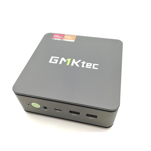 ■分類：Windowsデスクトップパソコン■ランク：ランクA■メーカー：GMKtec■製造番号：M6U25370242■備考：状態：表面スレあり 付属品：箱、ACアダプター、ACコード、HDMIケーブル、VESAマウントブラケット、ネジセッ...
