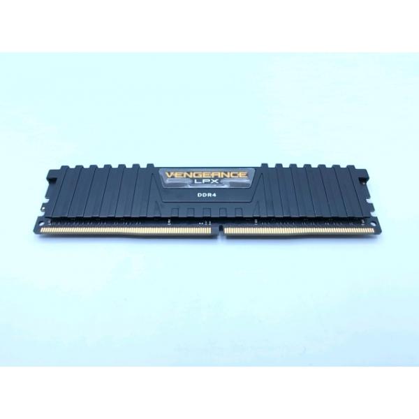 ■分類：メモリー■ランク：中古■メーカー：DDR4■製造番号：698628 698629■備考：CORSAIR (VENGENCE LPX) 付属品：本体のみ■保証期間：１週間■注意事項：お客様のモニター発色の具合によって、実際の商品と色合...