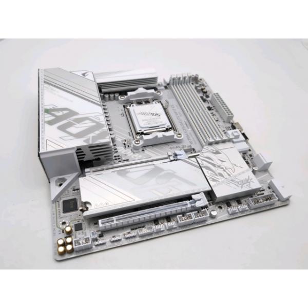 ■分類：マザーボード■ランク：中古■メーカー：GIGABYTE■製造番号：SN254450062253■備考：BIOS ver：F8 付属品：箱、SATAケーブルx2、Wi-Fiアンテナ、Gコネクター、M.2ゴムパッドパッケージx2、メタル...