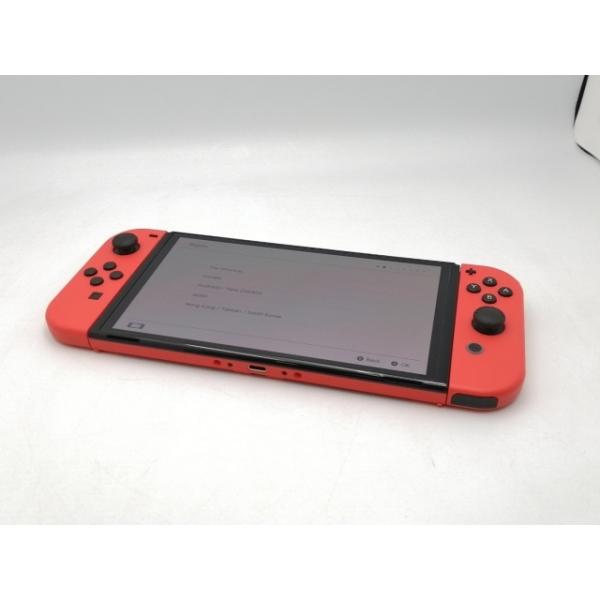 ■分類：据置ゲーム機■ランク：ランクB■メーカー：Nintendo■製造番号：XTJ10832815642■備考：状態：Joy-Con、Switchドック背面にスレ、ボタンに微細なスレ 付属品：箱、印刷物、Switchドック、Joy-Con...