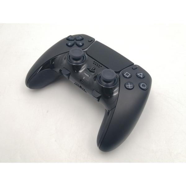 ■分類：ゲーム用周辺機器■ランク：ランクB■メーカー：SONY■製造番号：F14B01NUK20250267■備考：状態：本体全体にスレとテカリ 付属品：箱、印刷物、USB-A - Cケーブル、スティックキャップ、背面ボタン、コネクターカバ...