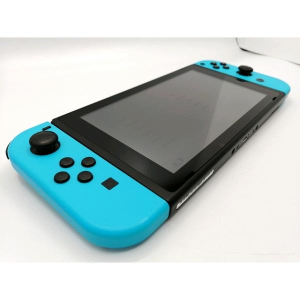 ■分類：据置ゲーム機■ランク：ランクB■メーカー：Nintendo■製造番号：XAJ40042827289■備考：状態：本体ディスプレイ外周に色ムラ、フレーム全周と背面全体にテカリとスレ、ベゼル右側に微細なスレ 付属品：Joy-Con(L)...