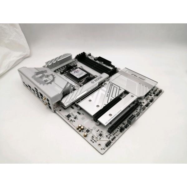 ■分類：マザーボード■ランク：中古■メーカー：MSI■製造番号：601-7E62-010B2503006801■備考：BIOS ver：1.A64 付属品：箱、SATAケーブルx1、ARGB LED延長ケーブル、1to3 EZ Connケー...