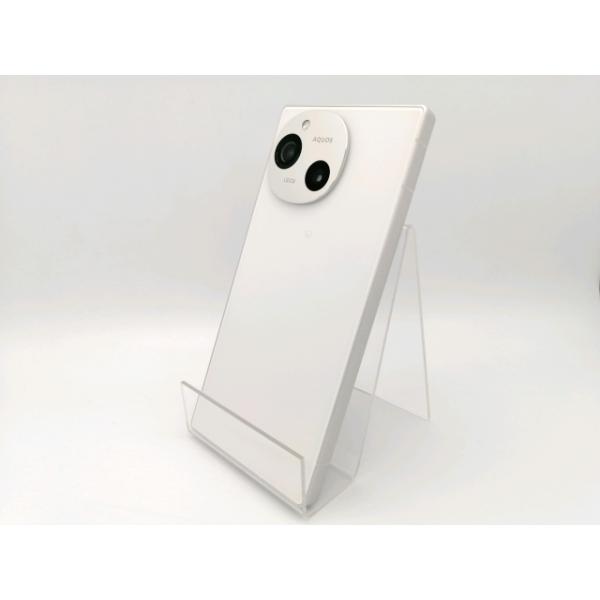■分類：スマートフォン■ランク：ランクB■メーカー：SHARP■製造番号：353088400246383■備考：OS：16 状態：フレーム全周に薄いケース痕 付属品：箱、印刷物、クイックスイッチアダプター■保証期間：１ヶ月■注意事項：お客様...