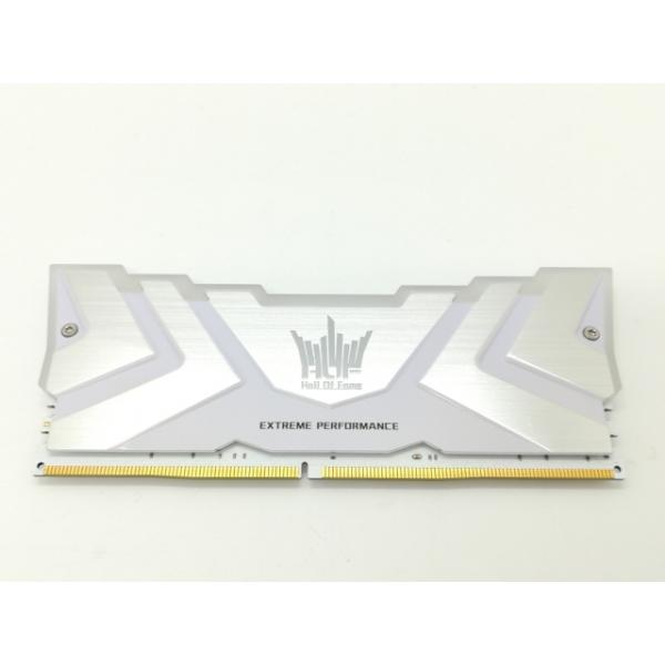 ■分類：メモリー■ランク：中古■メーカー：DDR4■製造番号：GALAX 2845/2842■備考：HoF（GALAX） 付属品：本体のみ■保証期間：１週間■注意事項：お客様のモニター発色の具合によって、実際の商品と色合いが異なる場合があります。