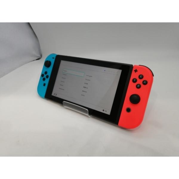 ■分類：据置ゲーム機■ランク：ランクB■メーカー：Nintendo■製造番号：XKJ70061517113■備考：状態：背面・フレームスレ、液晶面微細なスリキズ、Joy-Conに摩耗・スレ、グリップスレキズ 付属品：箱・Joy-Con ｘ2...