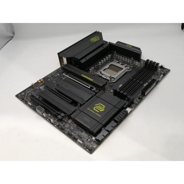 ■分類：マザーボード■ランク：中古■メーカー：MSI■製造番号：601-7E59-060B2511002523■備考：BIOS ver：2.AC3 状態：外装若干スレ・塗装ハゲあり 付属品：箱、印刷物、EZ Wi-Fiアンテナ、M.2 Pl...