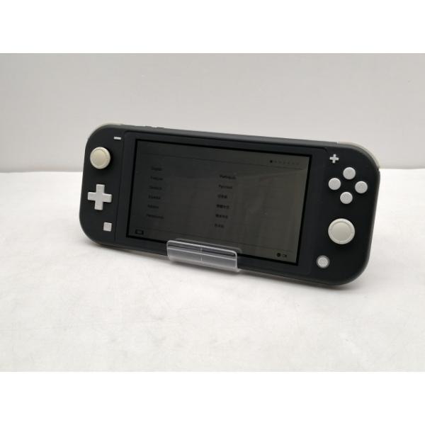 ■分類：携帯ゲーム機■ランク：ランクC■メーカー：Nintendo■製造番号：XJJ70022066308■備考：状態：左右スティック・L,R,ZL,ZRボタンに変色あり、フレームに打痕あり、背面にスレキズあり 付属品：箱、印刷物■保証期間...