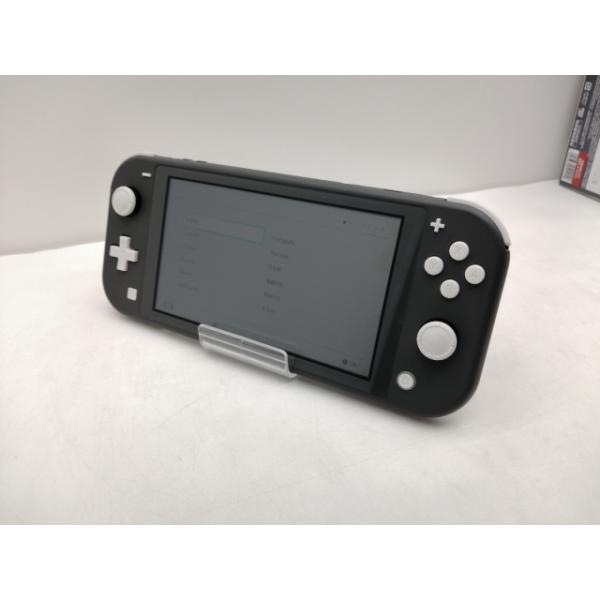 ■分類：携帯ゲーム機■ランク：ランクB■メーカー：Nintendo■製造番号：XJJ10022737617■備考：状態：液晶細かい色ムラ・外装スレキズ、スティックに削れ、べたつきあり 付属品：箱（内箱欠品）・ACアダプタ・印刷物■保証期間：...
