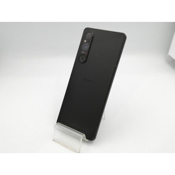 ■分類：スマートフォン■ランク：ランクC■メーカー：SONY■製造番号：357841810080800■備考：利用制限：○ OS：15 状態：アウトカメラ内部にチリ複数混入（※条件によっては写り込みがあります） 全体にキズやスレ フレームに...