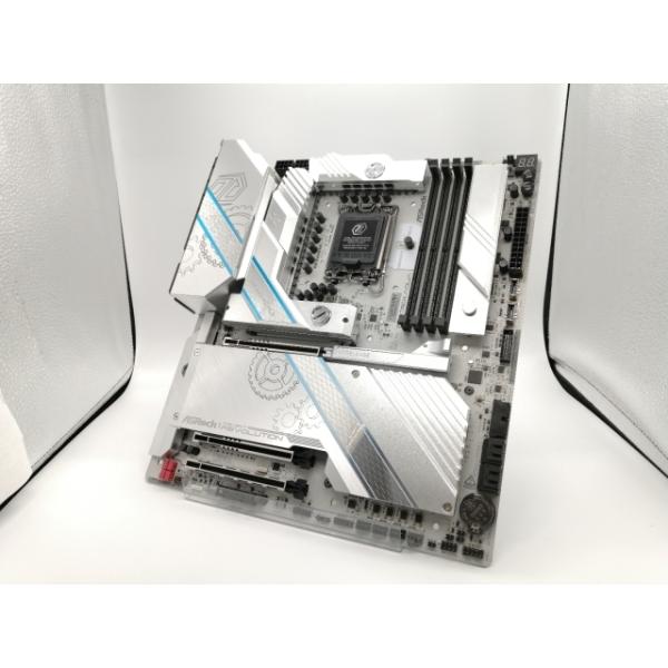 ■分類：マザーボード■ランク：中古■メーカー：ASRock■製造番号：H9M0XB033427■備考：BIOS ver：1.52 状態：スレがあります 付属品：箱、印刷物SATAフラットケーブル、 USB 2.0 ブラケット、WiFi アン...