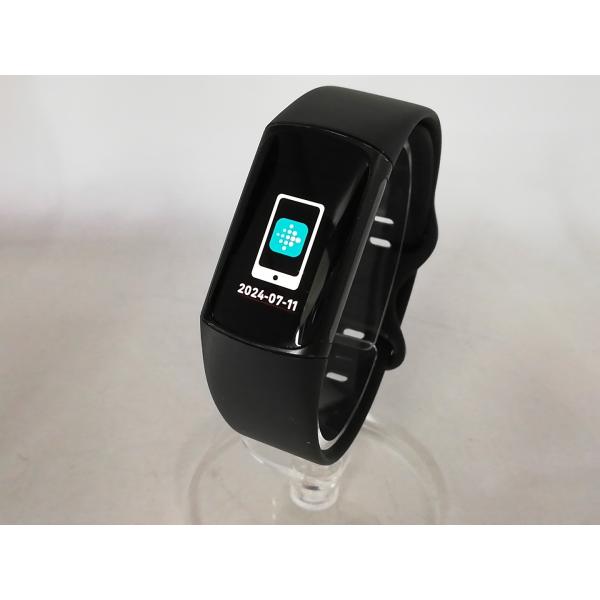 ■分類：ウェアラブル端末■ランク：ランクC■メーカー：Fitbit■製造番号：4267191FE881■備考：状態：画面にキズ、背面にキズやスレ　下部にオレンジの内部パーツが見えています付属品：箱、印刷物、充電ケーブル、バンド■保証期間：１...