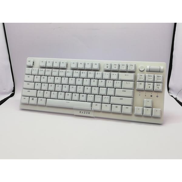 ■分類：パソコン用アクセサリー■ランク：中古■メーカー：Razer■製造番号：PM2309F78001918■備考：状態：キートップテカリ付属品：箱、冊子、USBケーブル、ドングル■保証期間：１週間■注意事項：お客様のモニター発色の具合によ...