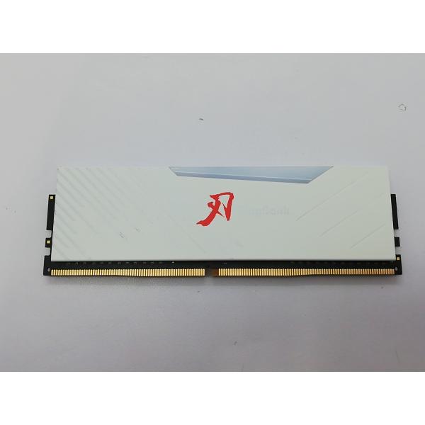■分類：メモリー■ランク：中古■メーカー：DDR4■製造番号：KPR436DHY42004109■備考：KingBank ヒートシンク付き 付属品：本体のみ■保証期間：１週間■注意事項：お客様のモニター発色の具合によって、実際の商品と色合い...
