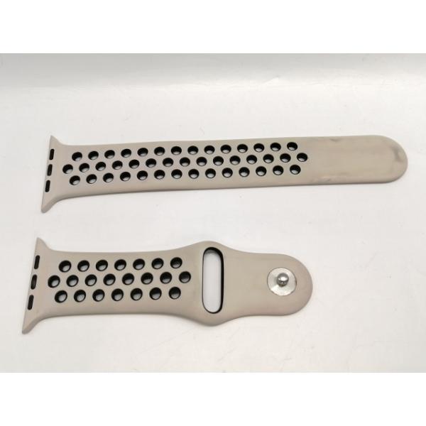 ■分類：ウェアラブル端末■ランク：ランクC■メーカー：Apple■製造番号：----■備考：型番：MWUD2FE/A　カラー：デザートサンド/ブラックNikeスポーツバンド 状態：スレ、てかり 付属品：留め具、バンド(ML)■保証期間：１週...