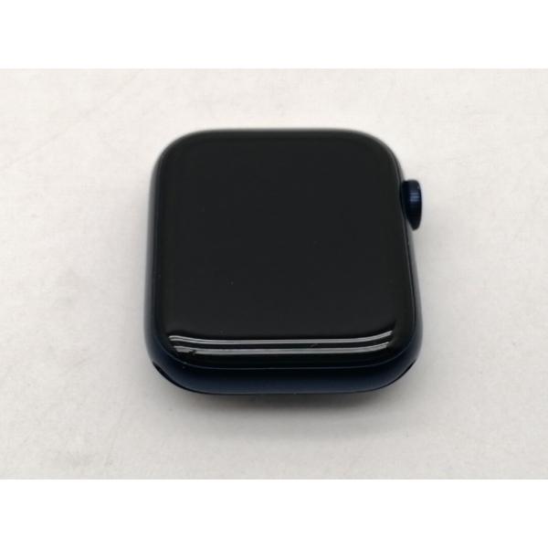 ■分類：ウェアラブル端末■ランク：ランクB■メーカー：Apple■製造番号：SGY6DK2T6Q1RF■備考：OS：11.5 バッテリー容量：95%（10月時点） 状態：バンド全体にスレあり、外装にスレキズ、打痕あり、画面に薄いキズ複数あり...