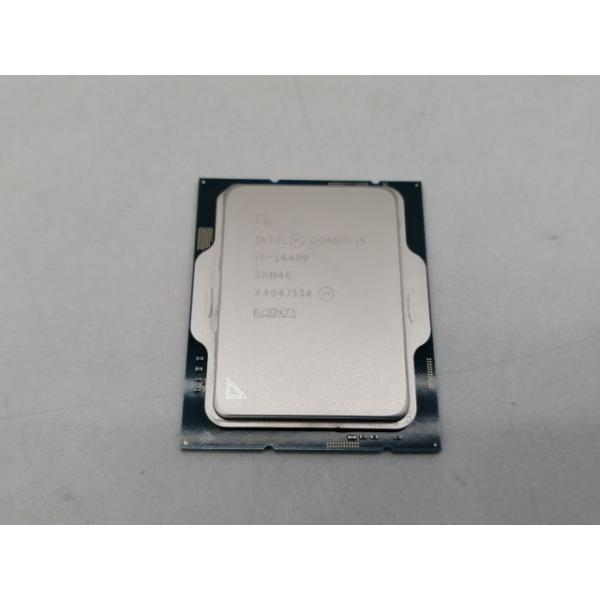 ■分類：CPU■ランク：中古■メーカー：Intel■製造番号：U4W64Y2504732■備考：SRN46付属品：箱、冊子類、シール、CPUクーラー■保証期間：１週間■注意事項：お客様のモニター発色の具合によって、実際の商品と色合いが異なる...