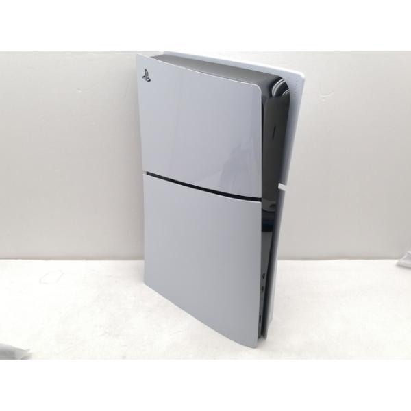 ■分類：据置ゲーム機■ランク：ランクB■メーカー：SONY■製造番号：E4520161B11357750■備考：状態：側面パネル各所スレ・キズ、正面パネル各所スレ・キズあり付属品：箱、冊子類、充電ケーブル、電源ケーブル、コントローラー、横置...