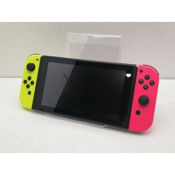 ■分類：据置ゲーム機■ランク：ランクC■メーカー：Nintendo■製造番号：XAJ40025704705■備考：状態：JoyCon(L,R)固定ラッチ緩み(力を入れると解除ボタンを押さずとも外れます)、画面にキズ、本体背面にスレ、グリップ...
