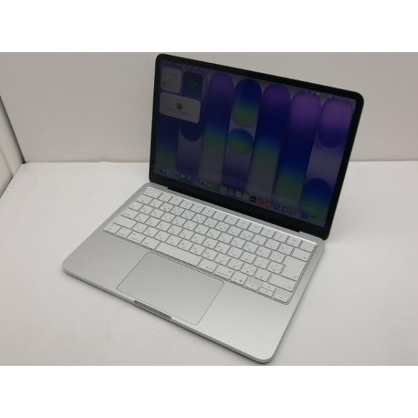 ■分類：Apple ノートパソコン■ランク：ランクA■メーカー：Apple■製造番号：KF600TM4VV■備考：OS:Tahoe バッテリー充放電回数：6回/最大容量：100%（07月時点） 状態：フレームにキズあり 付属品：箱、印刷物、...