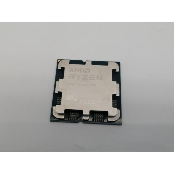 ■分類：CPU■ランク：中古■メーカー：AMD■製造番号：9MC4012O40074■備考：100-000000590付属品：リテールファン(グリス未使用)、ステッカーシール、印刷物、箱※内箱欠品■保証期間：１週間■注意事項：お客様のモニタ...