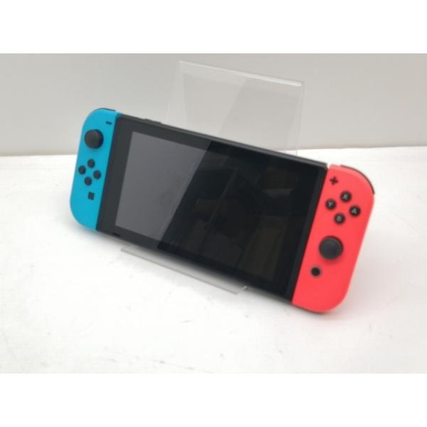 ■分類：据置ゲーム機■ランク：ランクC■メーカー：Nintendo■製造番号：XAJ10002941607■備考：状態：画面キズ、色ムラあり、背面スレ、テカリあり付属品：箱、印刷物、JoyCon(L,R)、ACアダプタ、HDMIケーブル、ド...