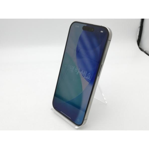 ■分類：iPhone■ランク：ランクC■メーカー：Apple■製造番号：355721797265545■備考：OS：26.2 状態：画面のフチ右上部やフレーム右上部に軽度の打痕、フレームや背面にスレやカバー痕、アウトカメラポートレート等倍撮...