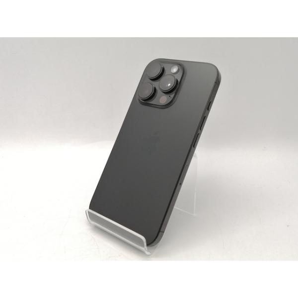 ■分類：iPhone■ランク：ランクC■メーカー：Apple■製造番号：354985550290690■備考：利用制限：○OS：26.3.1（a）状態：画面のフチに微細なスリキズ、フレームや背面にスレ、端子部付近に塗装剥がれ、アウトカメラレ...