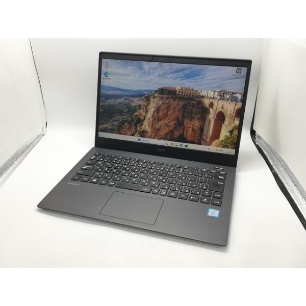 ■分類：Windowsノートパソコン■ランク：ランクC■メーカー：NEC■製造番号：03000091A■備考：状態：外装にキズやスレ、画面に複数のホワイトスポット、キートップにテカリ、ゴム足1つ欠品、画面にキズがございます  付属品：ACア...