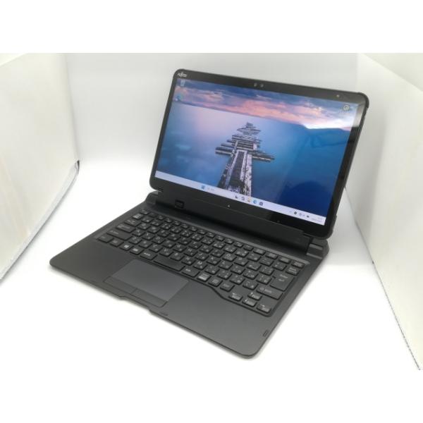 ■分類：Windowsタブレット■ランク：ランクC■メーカー：Fujitsu■製造番号：R1Z00929■備考：状態：端子カバー欠品、外装にキズやスレ、画面端にシミ、画面にキズがございます。 付属品：ACアダプタ、ACコード、スマートキーボ...