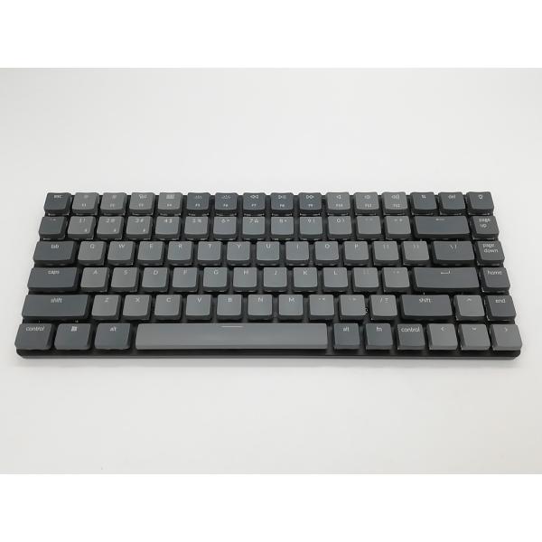 ■分類：パソコン用アクセサリー■ランク：中古■メーカー：Keychron■製造番号：2205K3D10053■備考：状態：キーキャップにスレとテカリ、フレームと底面にスレがございます。 付属品：箱、印刷物、USBケーブル、交換用キーキャップ...