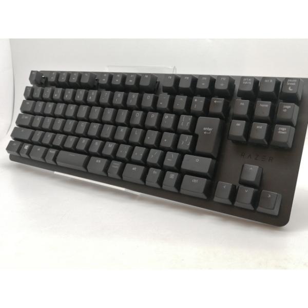 ■分類：パソコン用アクセサリー■ランク：中古■メーカー：Razer■製造番号：IO2202F39001389■備考：状態：外装スレ、キーキャップ光沢付属品：ケーブル、キーキャップ取り出しツール、静音用Oリング（92個）■保証期間：１週間■注...