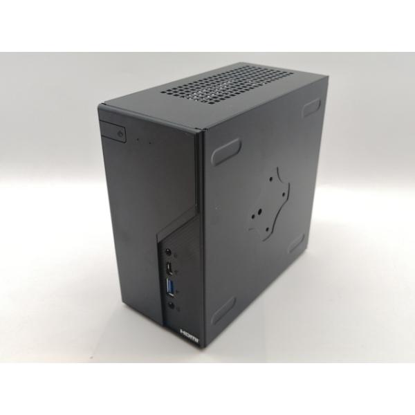 ■分類：ベアボーンPC■ランク：中古■メーカー：ASRock■製造番号：H8WDA1000147■備考：状態：目立つキズはありません付属品：箱、印刷物、SATAケーブル*2、ネジ類、CPUソケットカバー、クーラー■保証期間：１週間■注意事項...