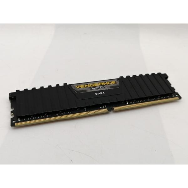 ■分類：メモリー■ランク：中古■メーカー：DDR4■製造番号：9543■備考：corsair■保証期間：１週間■注意事項：お客様のモニター発色の具合によって、実際の商品と色合いが異なる場合があります。
