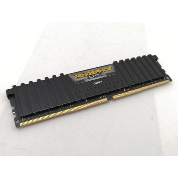 ■分類：メモリー■ランク：中古■メーカー：DDR4■製造番号：8200■備考：corsair■保証期間：１週間■注意事項：お客様のモニター発色の具合によって、実際の商品と色合いが異なる場合があります。