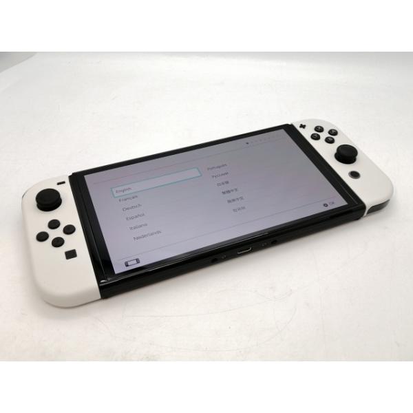 ■分類：据置ゲーム機■ランク：ランクB■メーカー：Nintendo■製造番号：XTJ50816742229■備考：状態：本体の充電端子左にテカリ、画面ベゼルにスレ、ジョイコン全体にスレ 付属品：箱、Joy-con(L/R)、ストラップx2、...