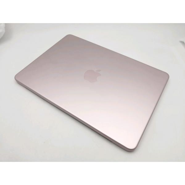 ■分類：Apple ノートパソコン■ランク：ランクA■メーカー：Apple■製造番号：JH2KWXF07L■備考：OS:macOS Tahoe 26 バッテリー充放電回数：13回/最大容量：100%（07月時点） 状態：底面左下に小さなスリ...